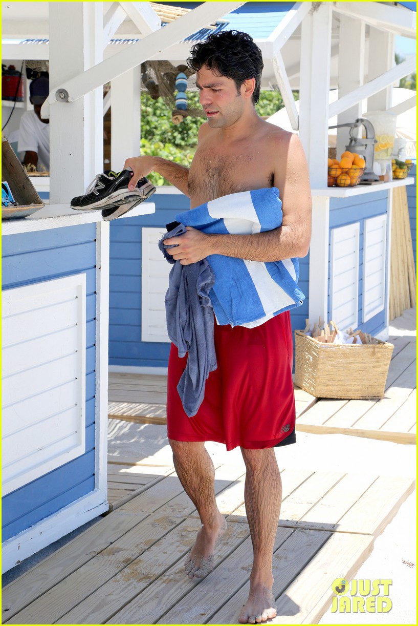 Shirtless Adrian Grenier Hits Miami Beach Before 'Entourage' Press Tour ...