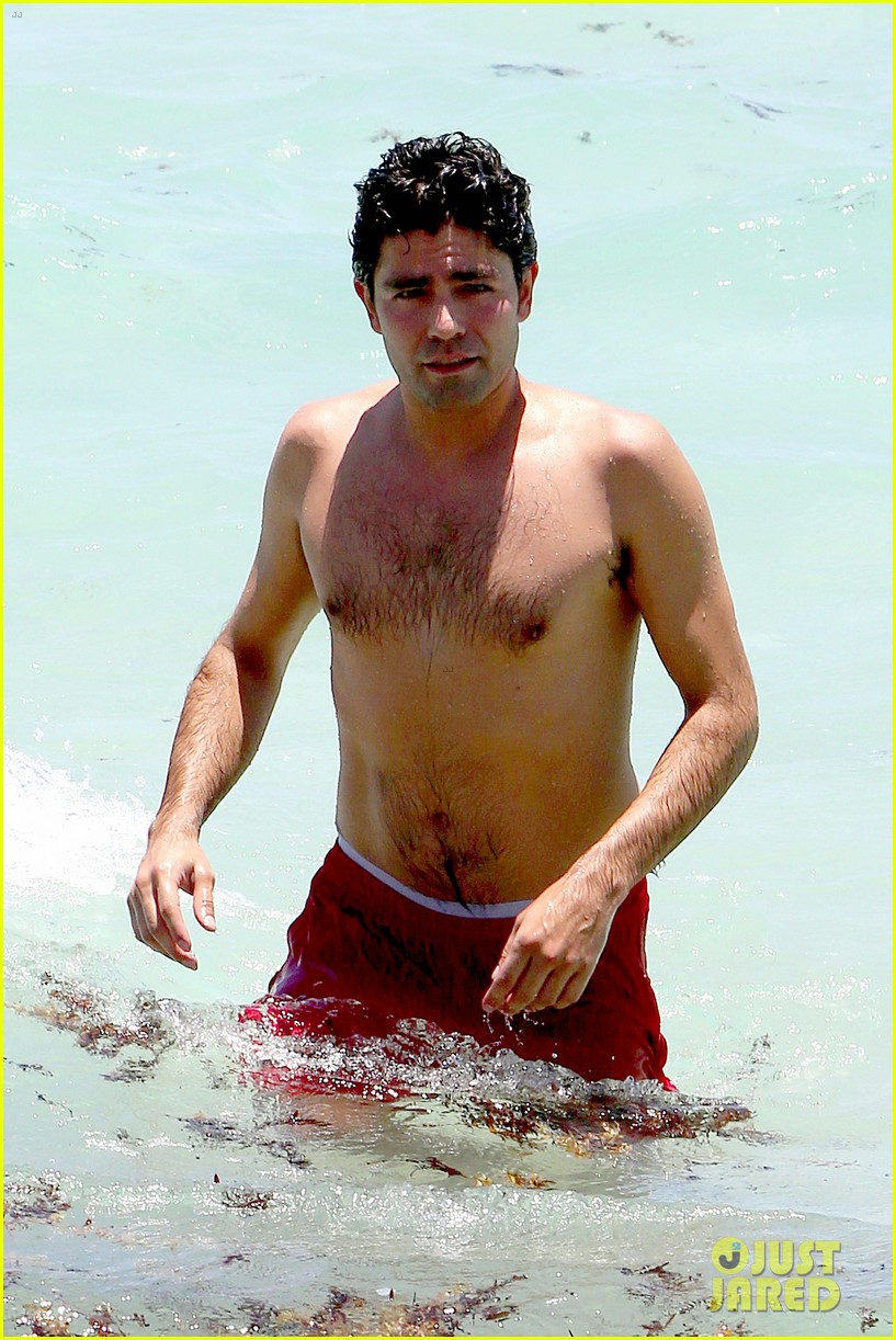 Shirtless Adrian Grenier Hits Miami Beach Before 'Entourage' Press Tour ...