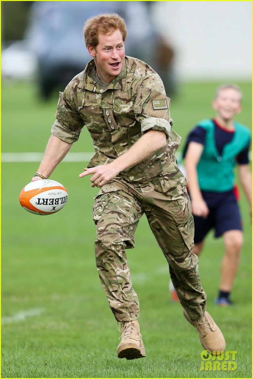 Prince Harry Rocks Uniform to Play Touch Rugby with Kids in New Zealand ...