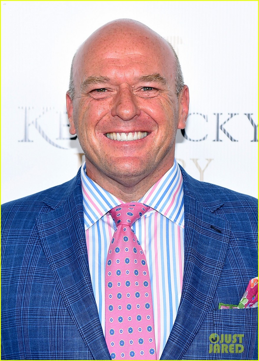 Sarah Hyland & Stephen Amell Wear Their Best Derby Outfits in Kentucky ...