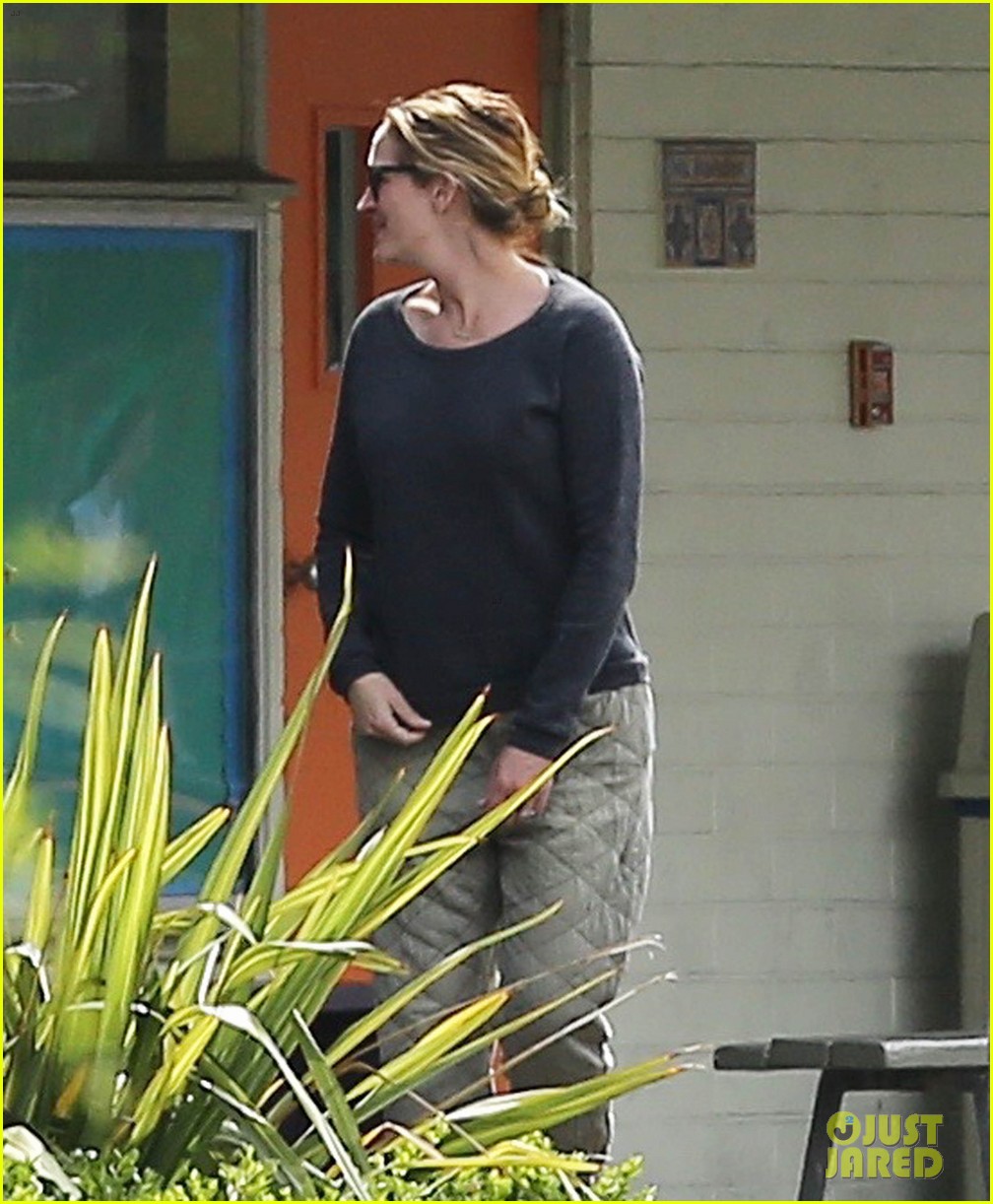 Julia Roberts' Voice Gets Hilariously Dubbed for Red Nose Day: Photo ...