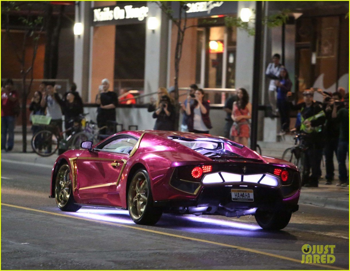 Jared Leto & Margot Robbie's Stunt Doubles Film Cool New 'Suicide Squad ...