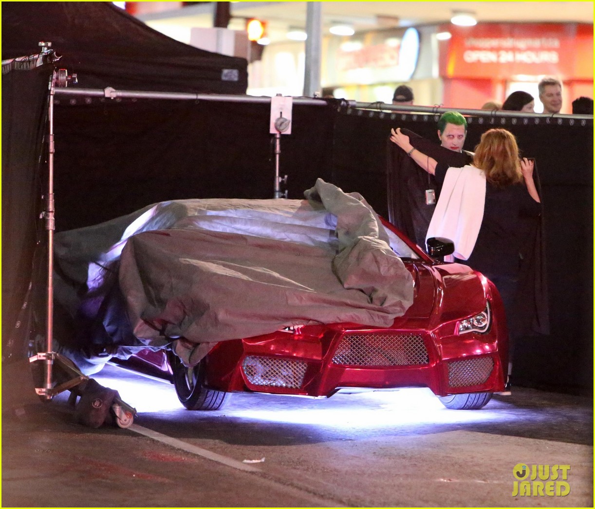 Jared Leto & Margot Robbie's Stunt Doubles Film Cool New 'Suicide Squad ...