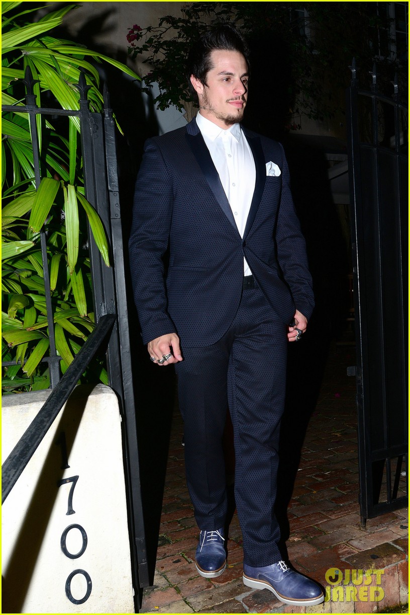 Jennifer Lopez Grabs Dinner With Casper Smart After Selena Tribute ...