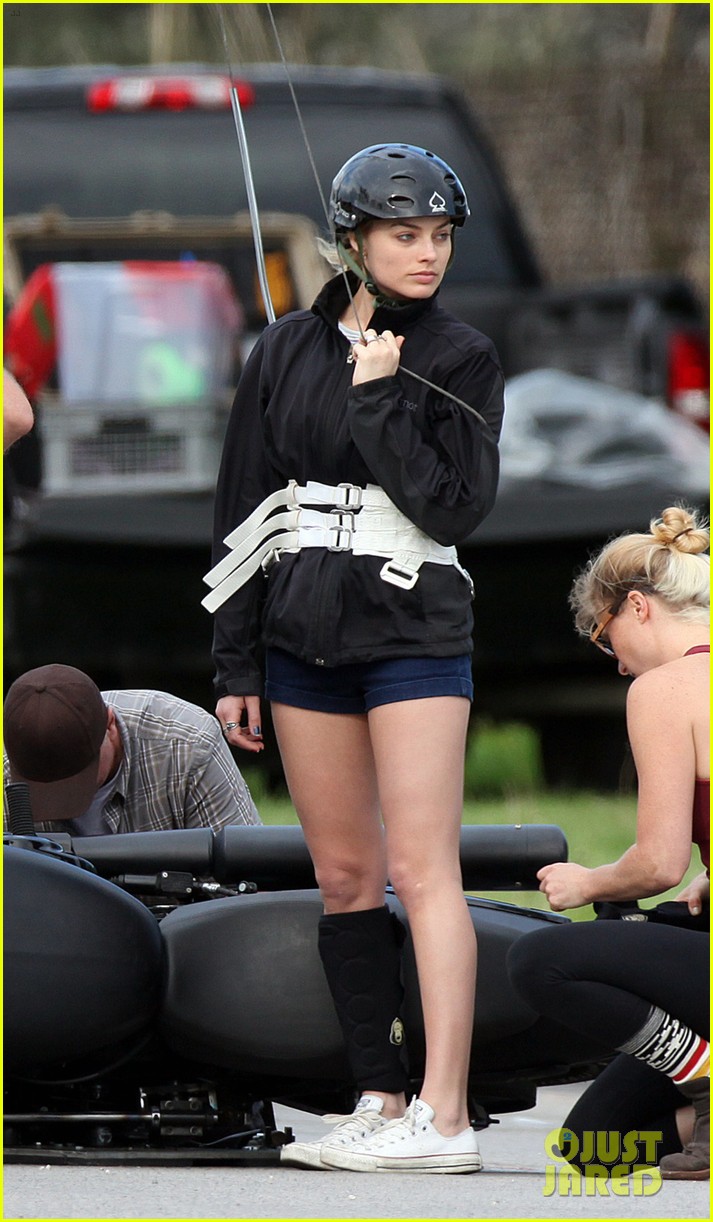Margot Robbie Rehearses 'Suicide Squad' Motorcycle Scene: Photo 3379753 ...