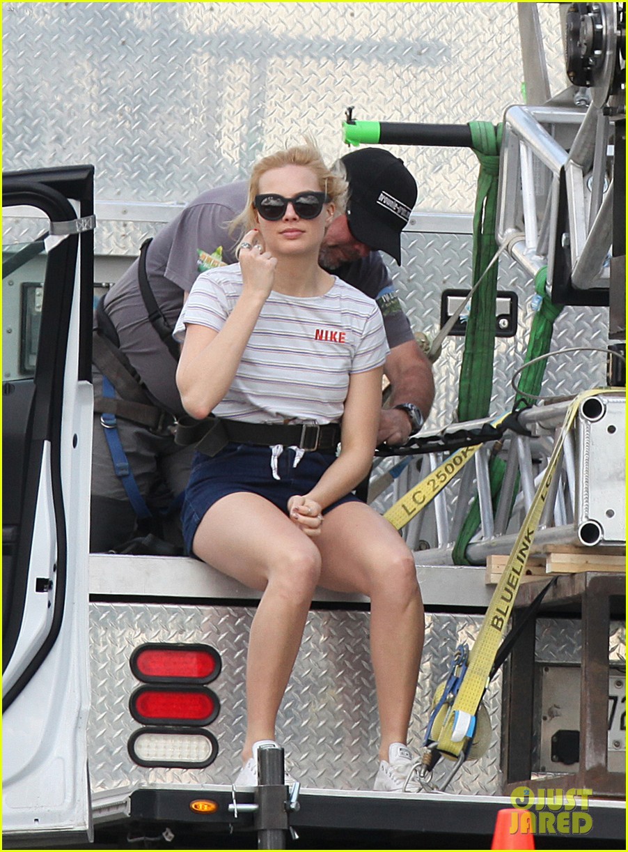 Margot Robbie Rehearses 'Suicide Squad' Motorcycle Scene: Photo 3379754 ...