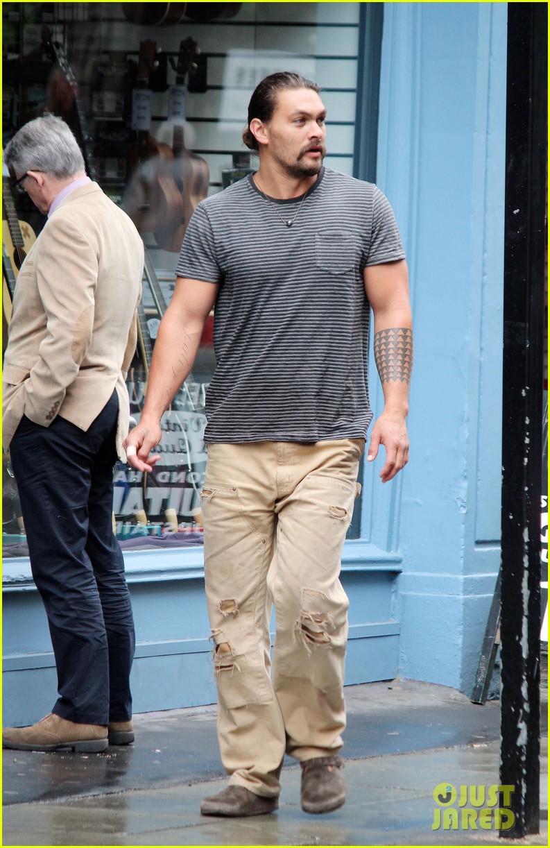 Jason Momoa Shows Off His Aquaman Physique in London: Photo 3374498 ...