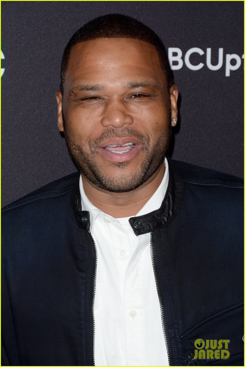 Ellen Pompeo Introduces Mireille Enos to Shondaland at ABC Upfront 2015 ...