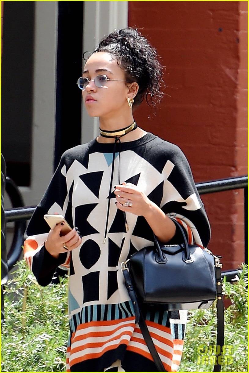 FKA twigs Says She's Not the Queen of Vogueing: Photo 3375299 | Photos ...