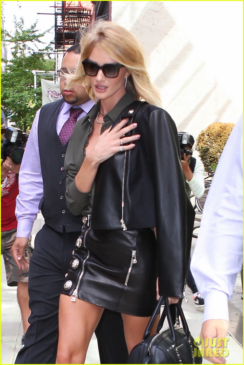 Rosie Huntington-Whiteley Teaches Jimmy Fallon Cockney Slang On 'The ...