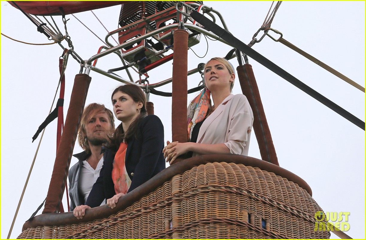 Kate Upton & Alexandra Daddario Have a Balloon Day On 'The Layover' Set ...