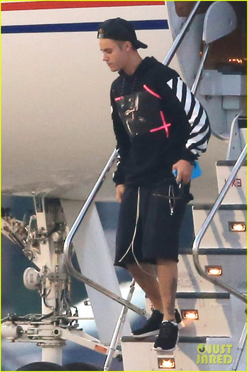Justin Bieber Travels Down to Sydney for Hillsong Church: Photo 3404172 ...