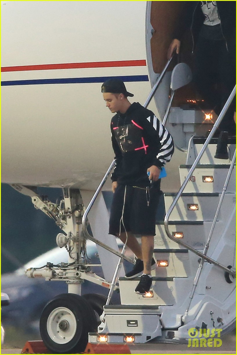 Justin Bieber Travels Down to Sydney for Hillsong Church: Photo 3404174 ...