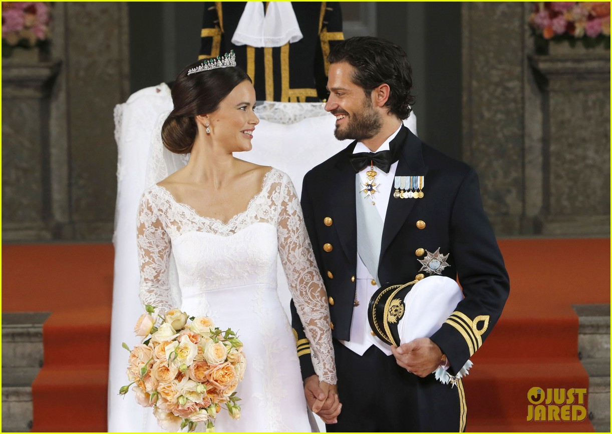 Prince Carl Philip & Sofia Hellqvist Marry in Sweden - See Her Wedding Dress!: Photo 3393042 ...