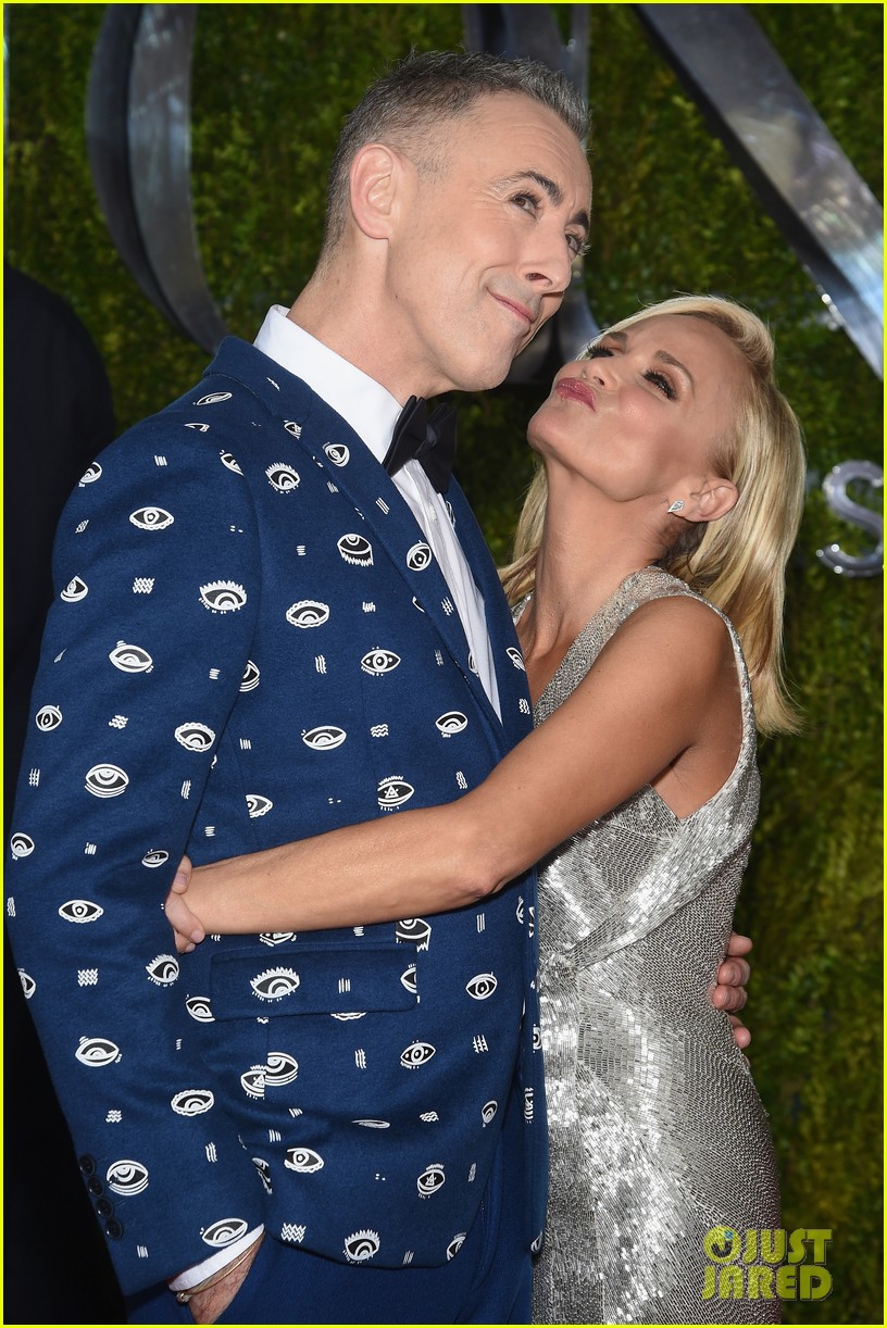 Kristin Chenoweth & Alan Cumming Kick Off the Tony Awards 2015 Red ...