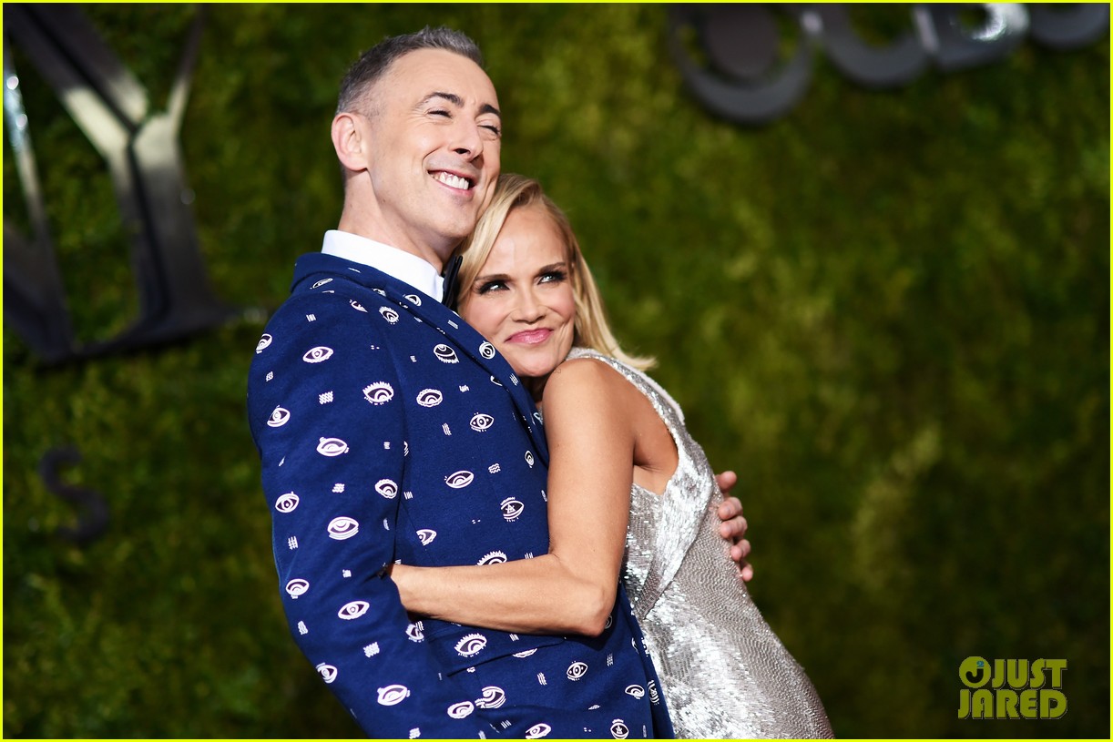 Kristin Chenoweth & Alan Cumming Kick Off the Tony Awards 2015 Red ...