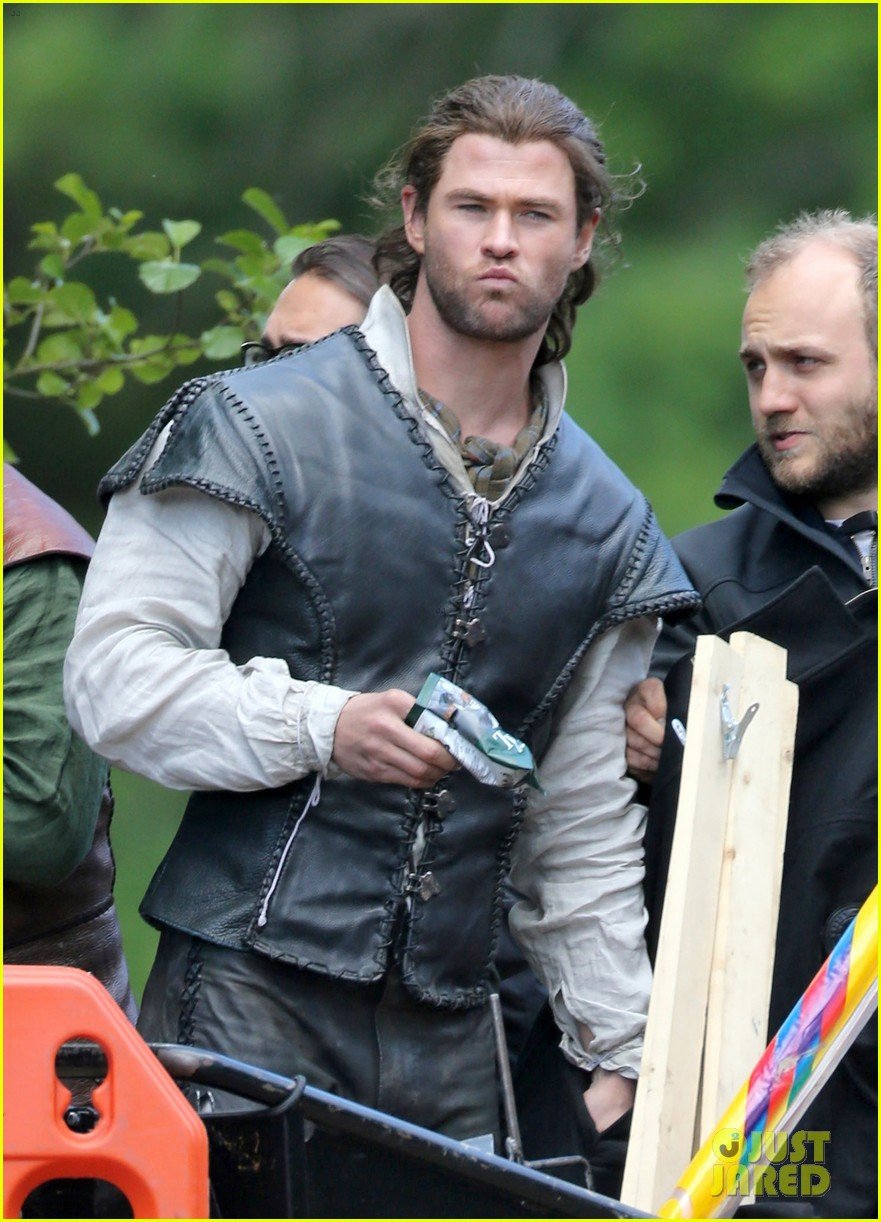 Chris Hemsworth & Jessica Chastain Continue to Film 'The Huntsman' in ...