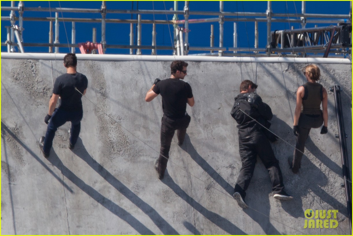 Zoe Kravitz & Maggie Q Get Ready to Film More 'Allegiant': Photo ...