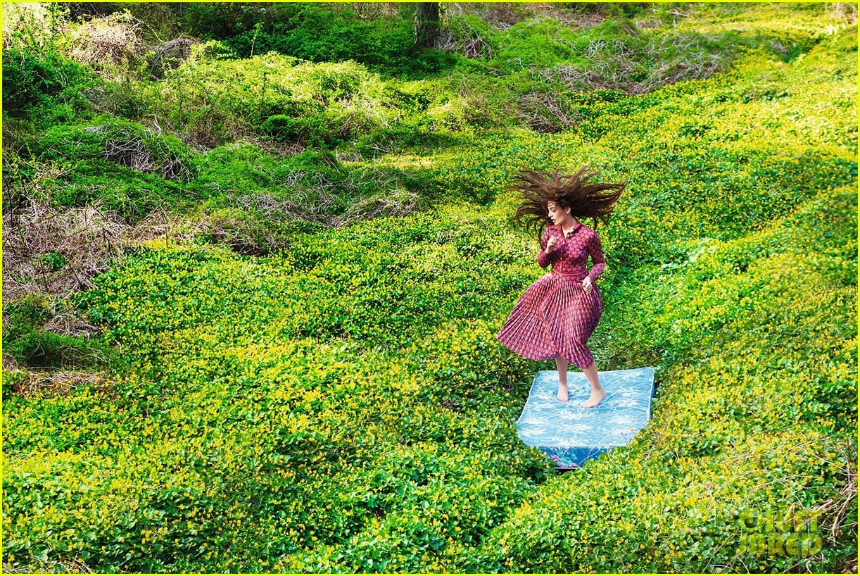 Lorde & Lena Dunham Bond Over Their Friendship With Taylor Swift: Photo ...