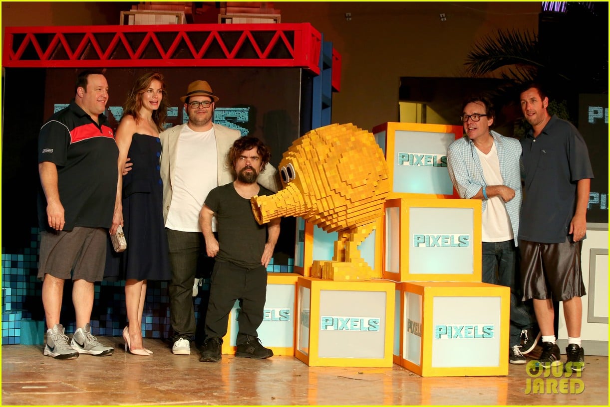 Michelle Monaghan & Adam Sandler's 'Pixels' Releases More Footage in ...