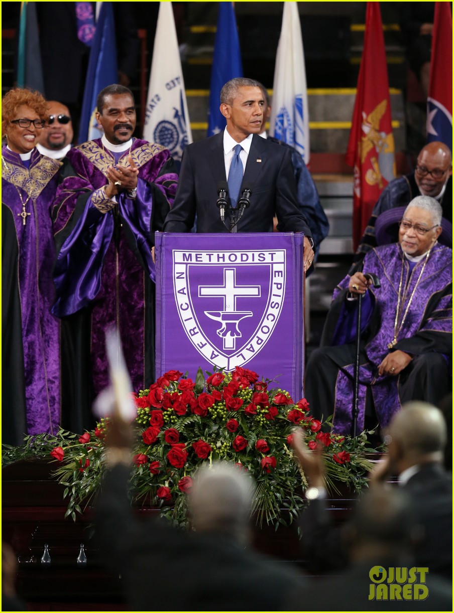 Obama Sings 'Amazing Grace' During Eulogy for Rev. Pinckney (Video ...