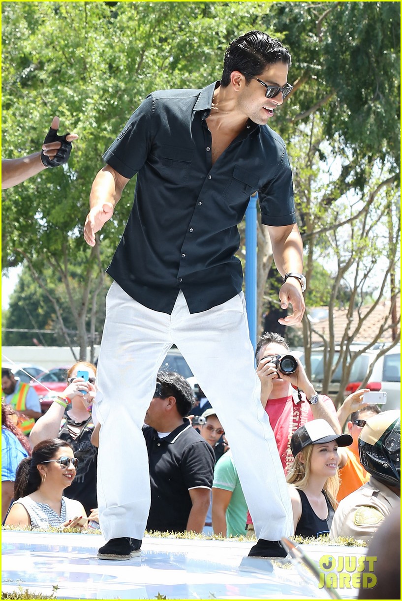 Channing Tatum & Matt Bomer Dance on L.A. Pride Float!: Photo 3393786 ...