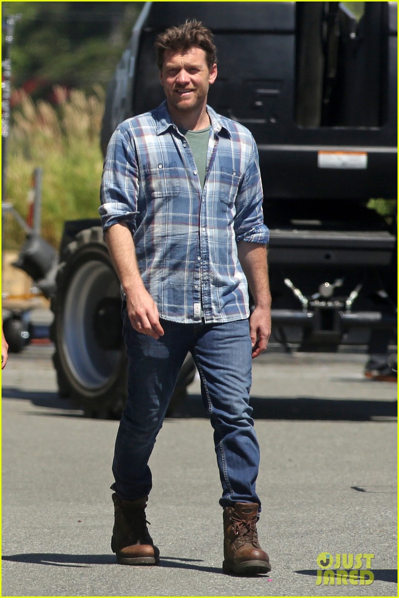 Sam Worthington Shows Some Chest Hair on 'Shack' Set: Photo 3402735 ...