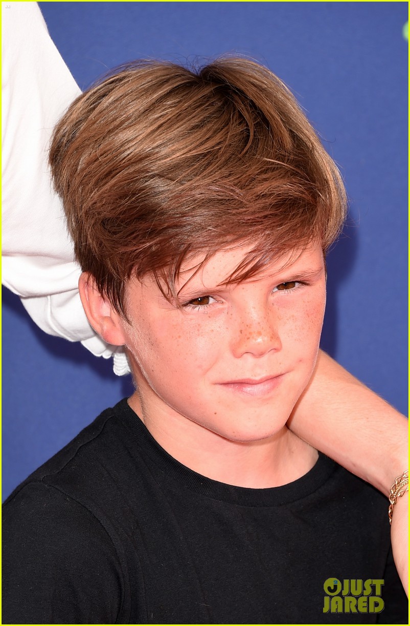 Brooklyn Beckham Walks Kids' Choice Carpet with His Bros!: Photo ...