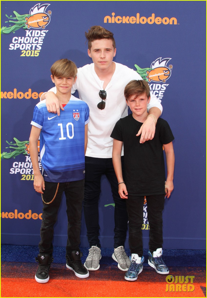 Brooklyn Beckham Walks Kids' Choice Carpet with His Bros!: Photo ...
