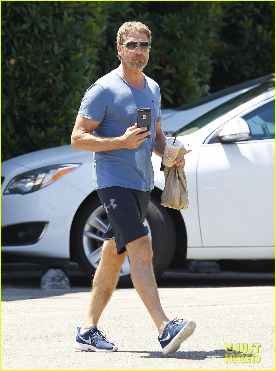 Gerard Butler Kicks Major Butt in 'London Has Fallen' Still: Photo ...