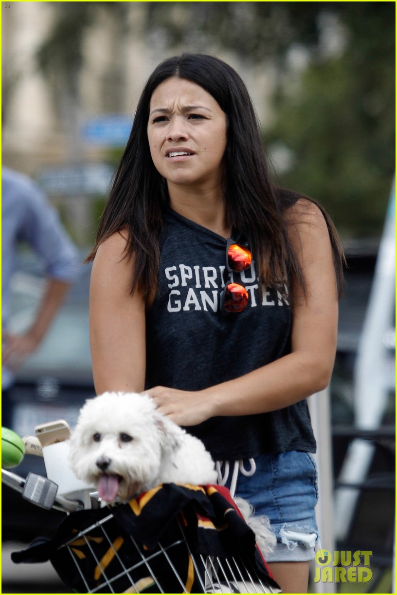 Gina Rodriguez Takes Her Adorable Pup for a Bike Ride!: Photo 3411949 ...