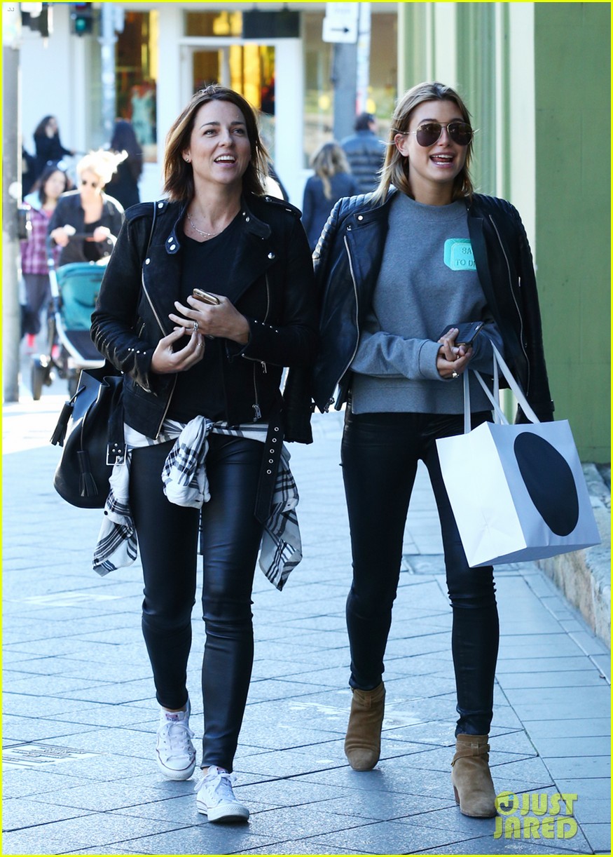 Hailey Baldwin Shops in Sydney With Hillsong Pastor Laura Lentz: Photo ...