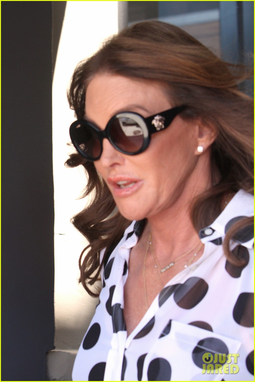Caitlyn Jenner Steps Out After Meeting With Kris Jenner: Photo 3426575 ...
