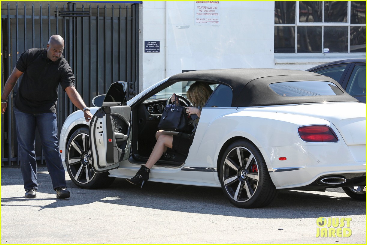 Kim & Khloe Kardashian Flaunt Curvaceous Bodies at Van Nuys Studio ...