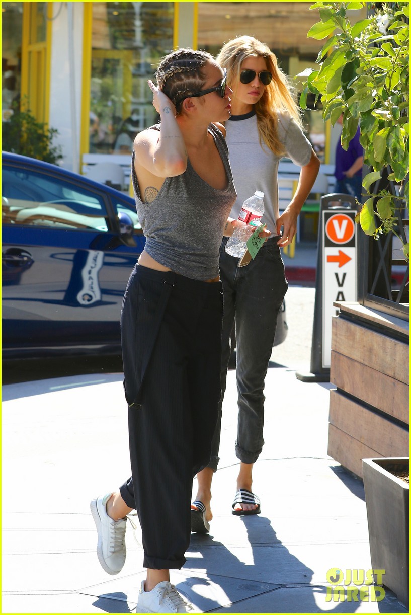 Miley Cyrus & Girlfriend Stella Maxwell Continue Their Weekend Together ...
