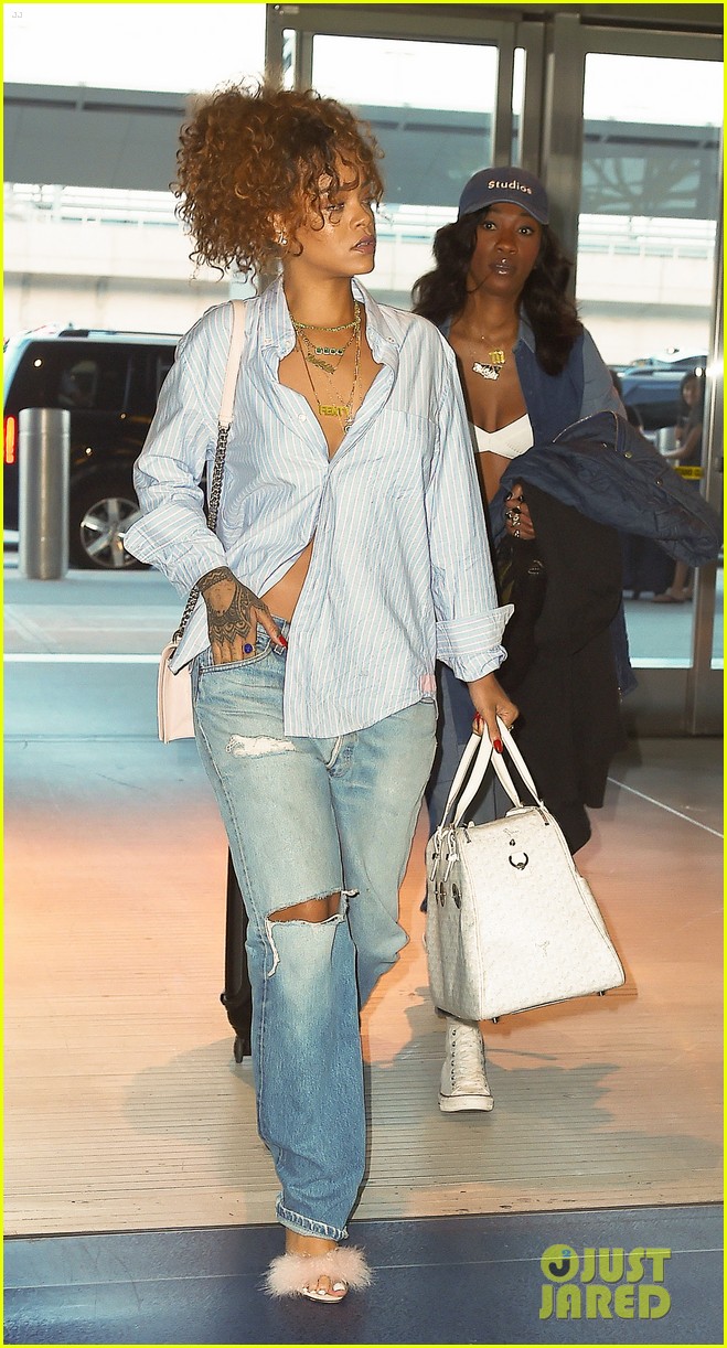 Rihanna Announces Her New Fragrance 'RiRi' - See the Ad!: Photo 3421413 ...