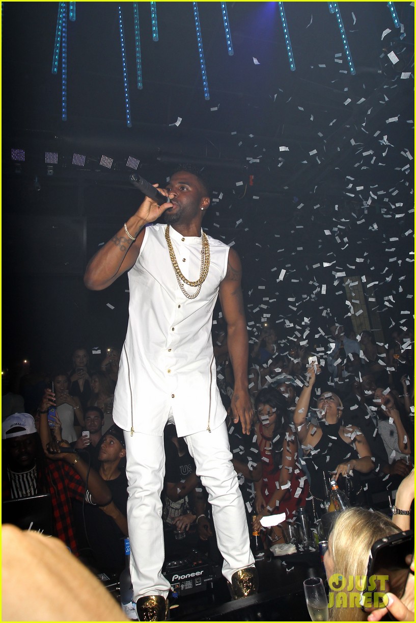 Jason Derulo Shows Off Six Pack At Argyle Concert in Hollywood: Photo ...