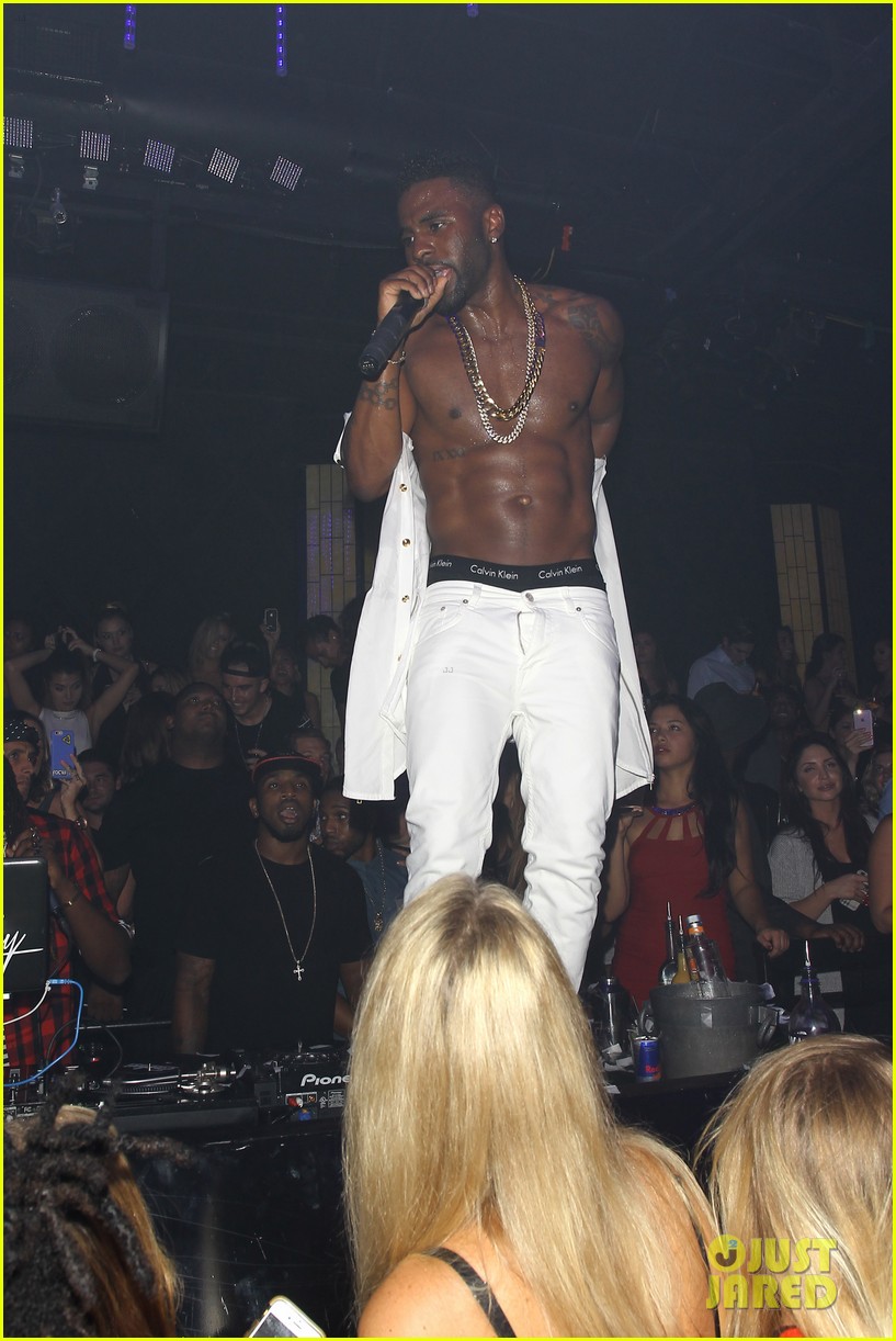 Jason Derulo Shows Off Six Pack At Argyle Concert in Hollywood: Photo ...