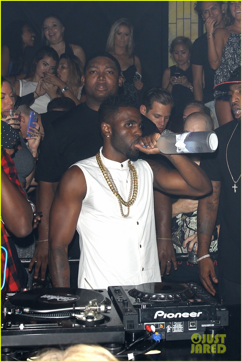 Jason Derulo Shows Off Six Pack At Argyle Concert in Hollywood: Photo ...