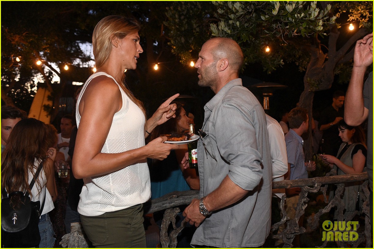 Chris Hemsworth & Gerard Butler Enjoy a Malibu Party: Photo 3449788 ...
