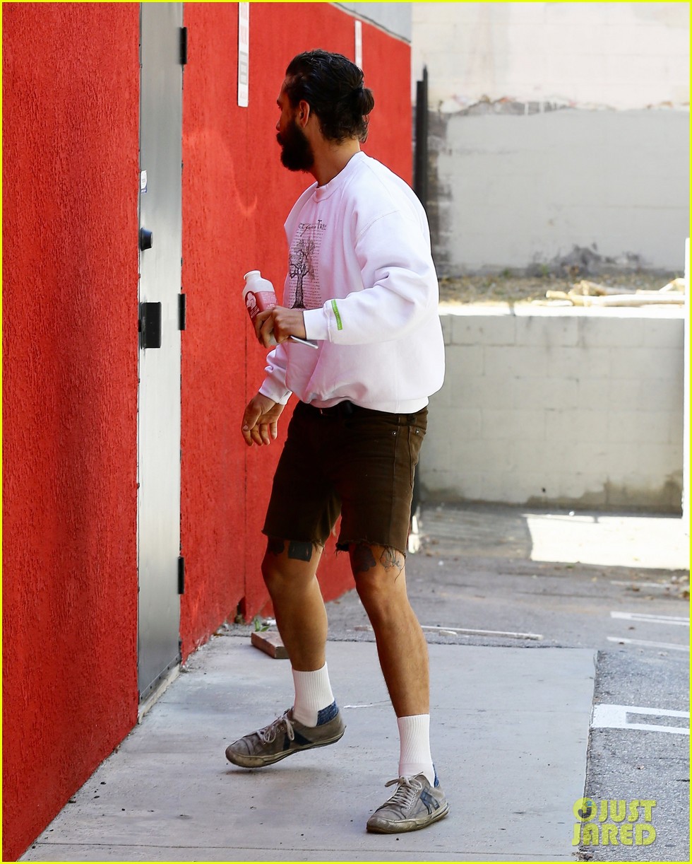 Shia LaBeouf Rocks a Man Bun to Boxing Class in L.A.: Photo 3441835 ...