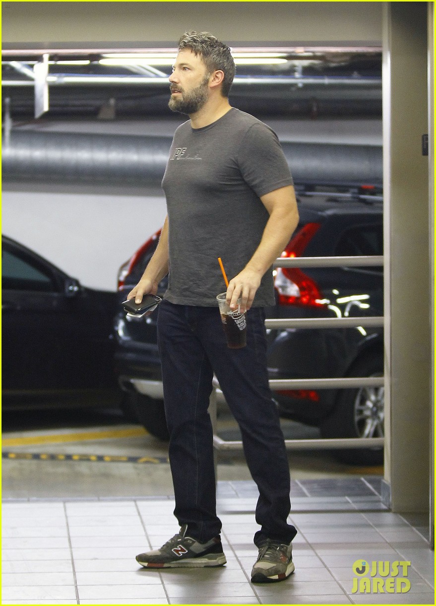 Ben Affleck Puts a Smile Back On His Face!: Photo 3451356 | Ben Affleck ...