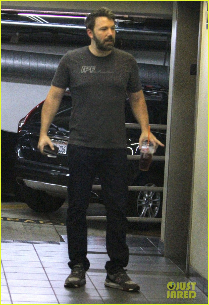 Ben Affleck Puts a Smile Back On His Face!: Photo 3451369 | Ben Affleck ...