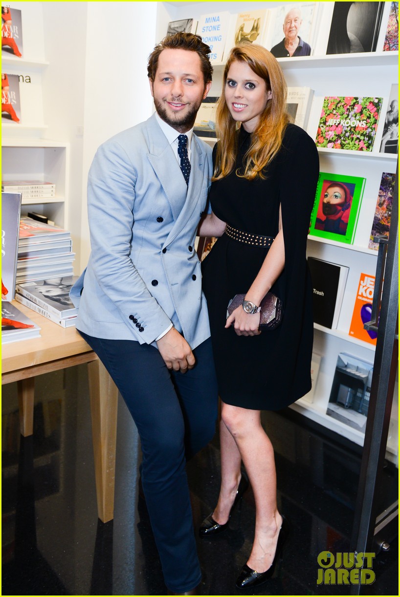 Lily Aldridge Hits The Runway for DVF After Derek Blasberg's 'BAZAAR ...