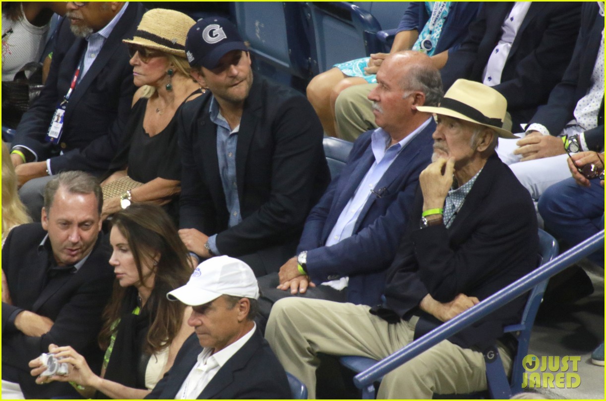 Gerard Butler & Novak Djokovic Scream 'This Is Sparta' At U.S. Open ...