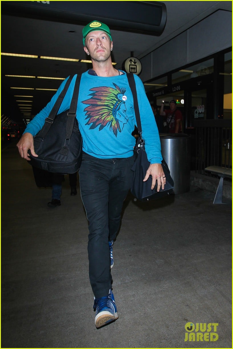 Chris Martin Jets to Los Angeles After Global Citizen Fest: Photo ...