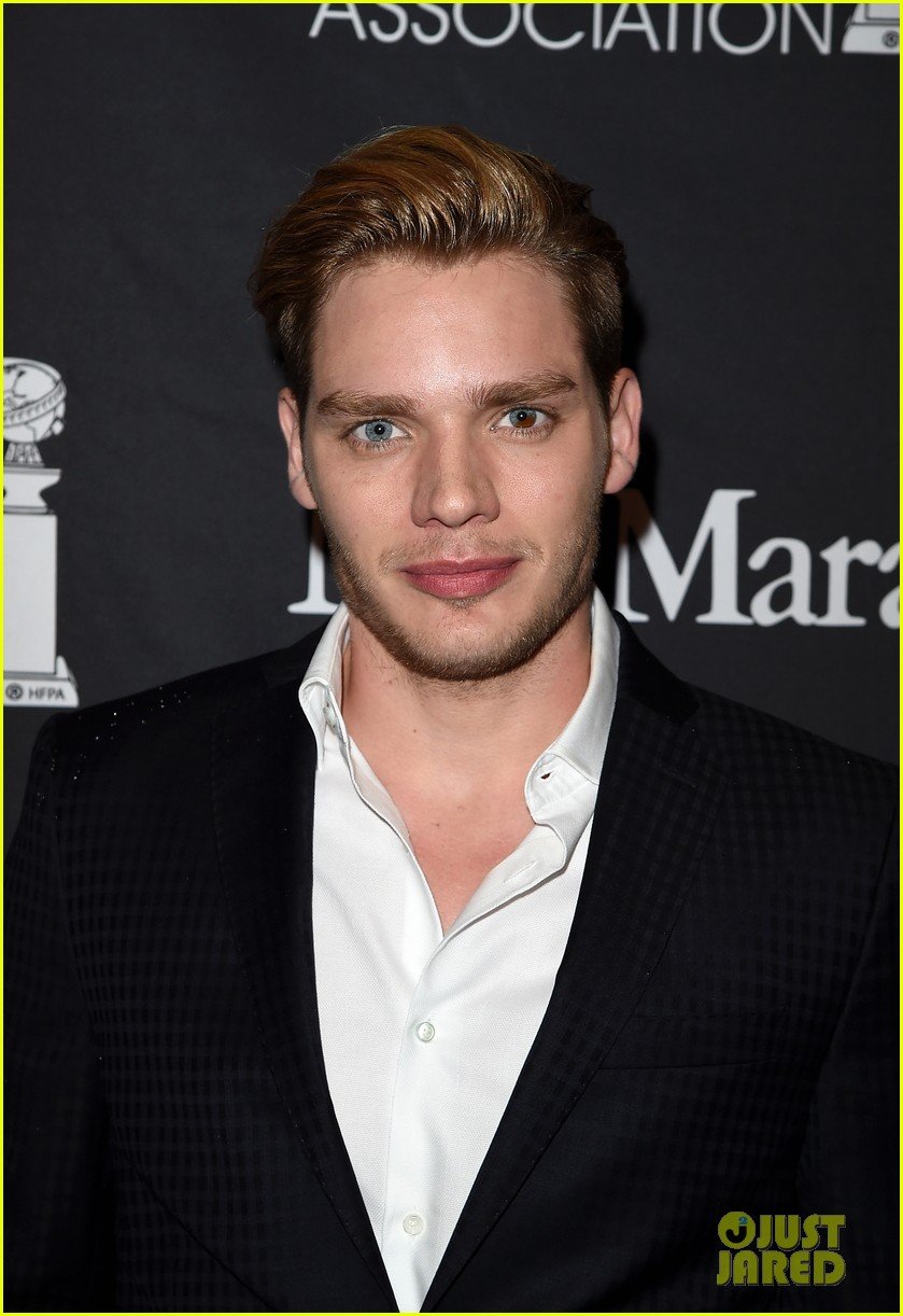 Dominic Sherwood Celebrates TIFF 2015 With 'Shadowhunters' Cast: Photo ...