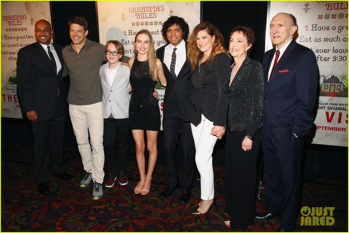 Carla Gugino Supports Kathryn Hahn & M. Night Shyamalan at 'The Visit ...