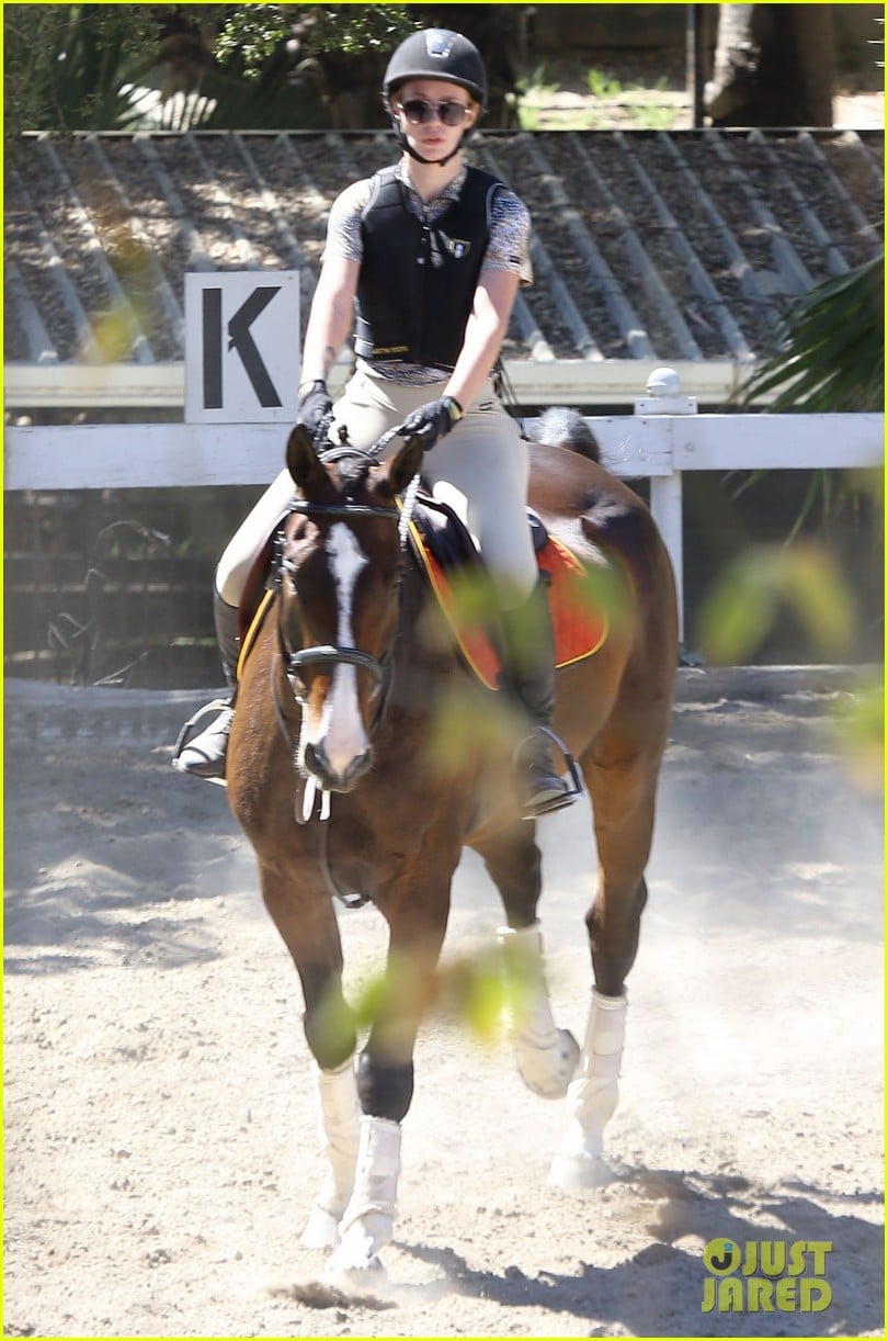 Iggy Azalea Shows Off Her Killer Abs in Post-Workout Selfie: Photo ...