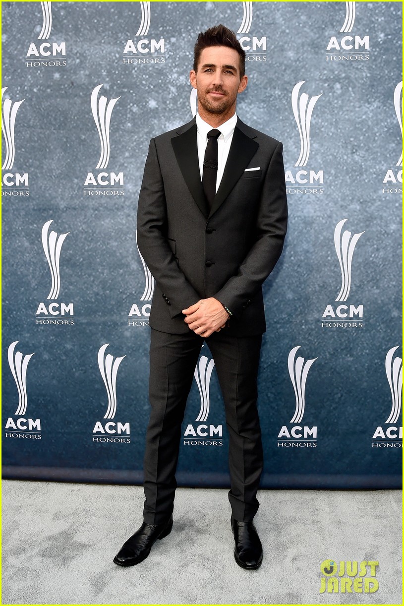 Miranda Lambert & Jake Owen Perform at ACM Honors 2015 Following Their ...